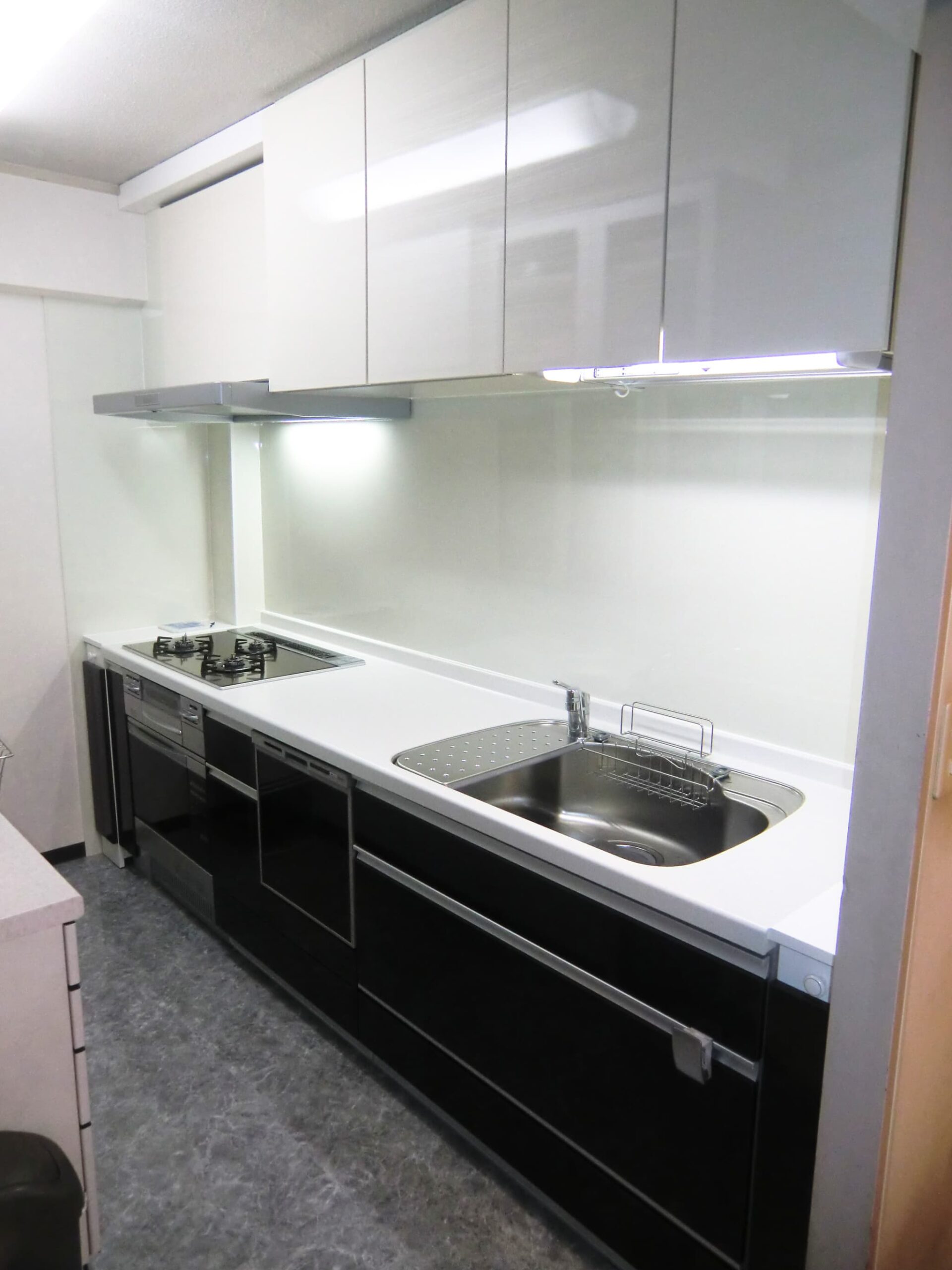 使いやすさ抜群！美しいキッチンリフォーム | LIXILリフォームショップCUBEリノベーション